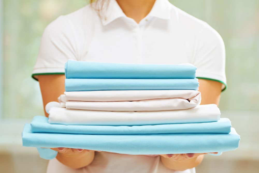 Bed Linens Blankets Comforters And Pillows Dry Cleaning Services Toronto